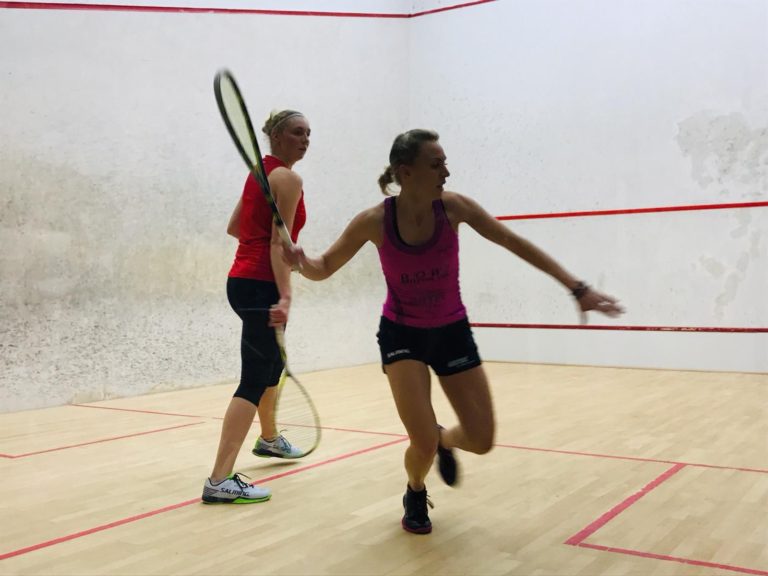 Sinclair besiegt Hennes im Dreikönigs-Halbfinale! - squashnet.de